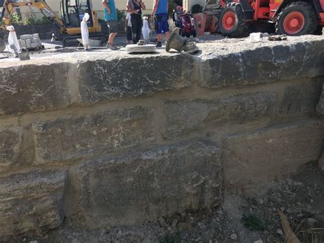 Muschelkalk Blöcke Blocksteine Quader Mauersteine Trockenmauer In Bayern Bad Staffelstein