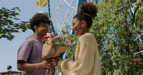 Online Dating Tips For Introverts Popsugar Love And Sex