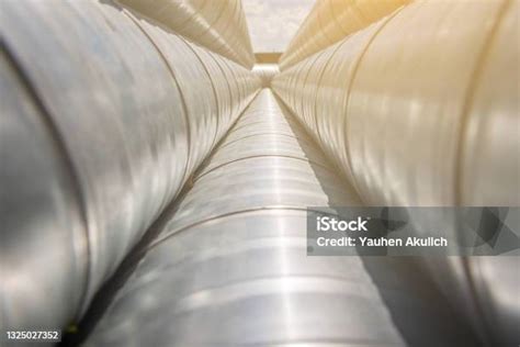 환기 파이프 창고 강관 창고의 산업 에어컨 시스템을위한 공기 덕트 건설을위한 부품 산업용 기도 환기 장비 및 배관 시스템 0명에 대한 스톡 사진 및 기타 이미지 Istock