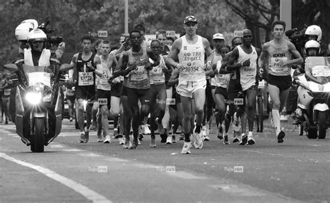 马拉松竞争运动的耐力跑步赛跑者健康体育赛事免抠素材模板下载 图巨人