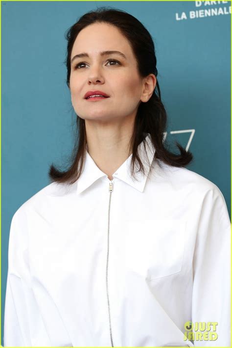 Vanessa Kirby Katherine Waterston Go Cool In Black For The World To Come Premiere At Venice