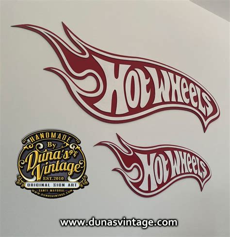 Cartel Logo Hot Wheels En Madera Tamaño Grande 95x38cm Dunas Vintage