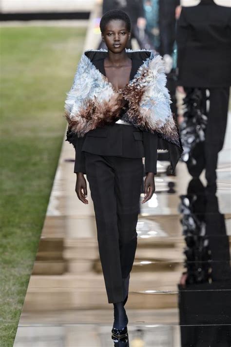 Givenchy Haute Couture есен зима 2018 2019 Страница 30