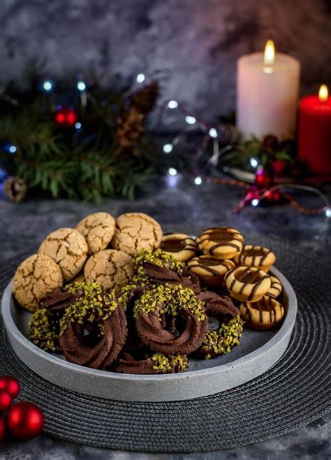 Delicious Chocolate Cookies With Chocolate And Peanut Butter