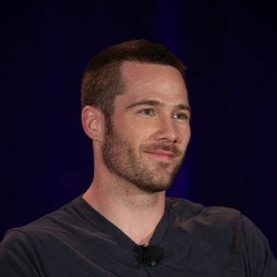 Luke Macfarlane Wiki Age Bio Height Wife Career And Salary