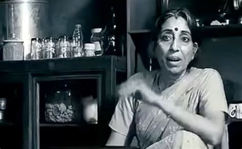 थ्री ईडियट्स में राजू रस्तोगी की मां बनीं अमरदीप झा की असली बेटी श्रिया हैं बेहद ग्लैमरस देख