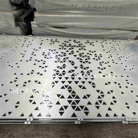 Aluminum Panel With Triangular Perforation