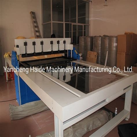 Crocodile Toothed Fabric Cutting Machine Cutting Sampling Machine Suitable For Fabric Sample