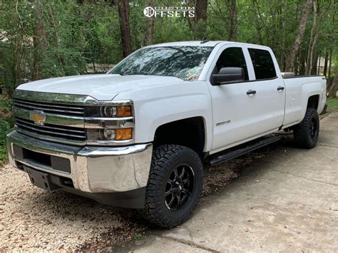 2016 Chevrolet Silverado 2500 Hd With 18x9 12 Moto Metal Mo970 And 33