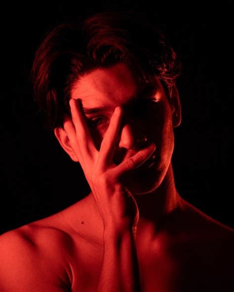Pin By 𓆩 𝐉 𝐔 𝐋 𝐘 𓆪 を On 😈 𝐁𝐎𝐘𝐒 𝐃𝐏𝐒 😈 Portrait Photography