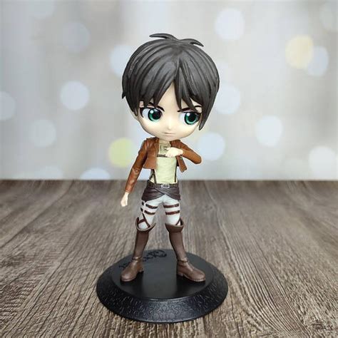 Фигурка статуэтка на подставке эрен йегер атака титанов Attack On