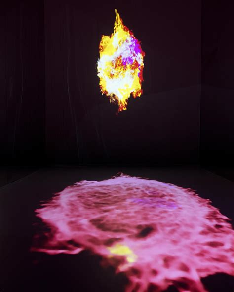 송은 Songeun 《제24회 송은미술대상전》 참여하는 손수민 작가의 작품을 소개합니다🎺 손수민 작가soominshon는 거시적인 사회 구조가 일상의 경험에