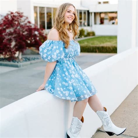 Lily Jo Lily Jo Watson • Threads Say More