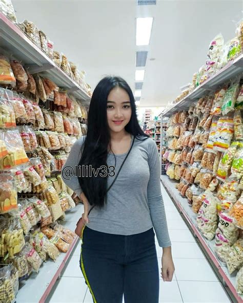 Pin Oleh El Di Beningbening I Wanita Berlekuk Lili Gadis Berbikini