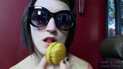 Eating Macarons In Sunglasses Mp4 Miss Quins Fetish Circus Clips4sale