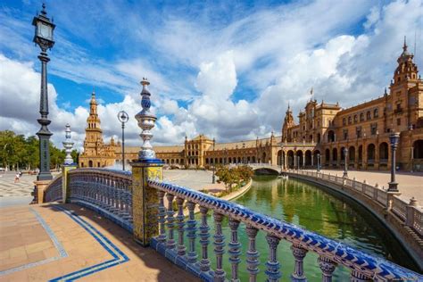 Севилья (Sp. Sevilla) – столица и крупнейший город автономного ...