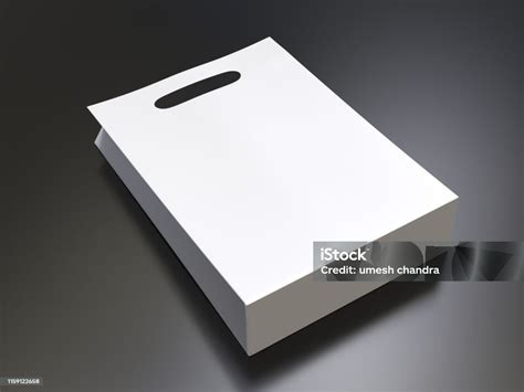 브랜딩 및 모의 를위한 손잡이가있는 종이 가방의 빈 템플릿 3d 렌더링 그림입니다 0명에 대한 스톡 사진 및 기타 이미지 0명 가방 갈색 Istock