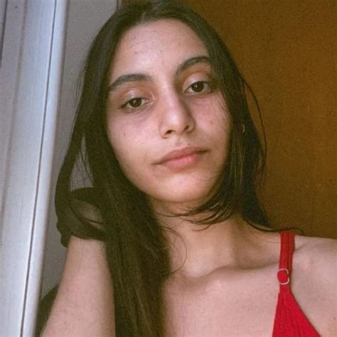 Lari Rdrigs Threads Say More