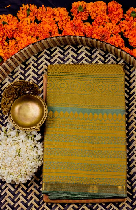 Thamarai Gopuram Leelabarani