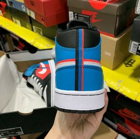 Air Jordan 1 Mid Multi Patent Robert Henrys