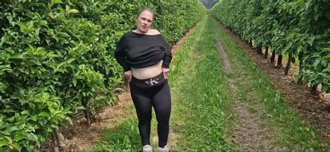 Girl Need To Pee And Has Period