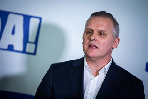 Kumer Trditve Nsi So Zavajajoče Video