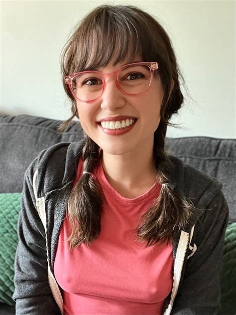 Braless Girls 25 Pics