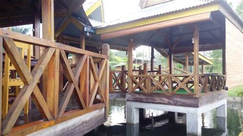 Makan Di Restoran Terapung Tibrena Tribun