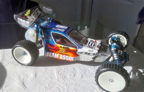 Penguin Team Associated Reproduction Rc10 B2 Bodyshell New Clear Iconic