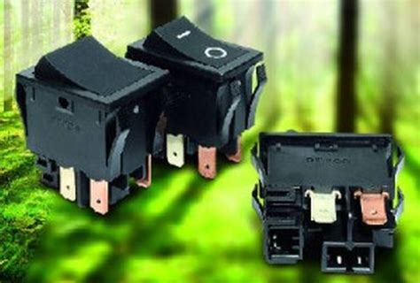 Rocker Switch Turns Itself Off