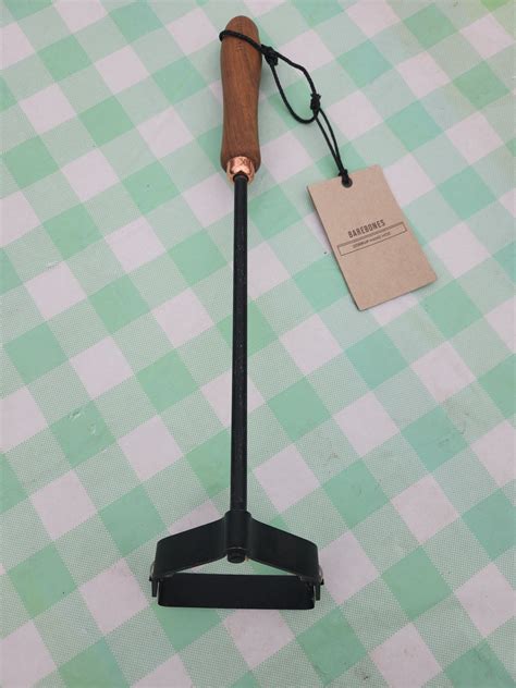 Stirrup Hand Hoe Wiggle Worm Gardens