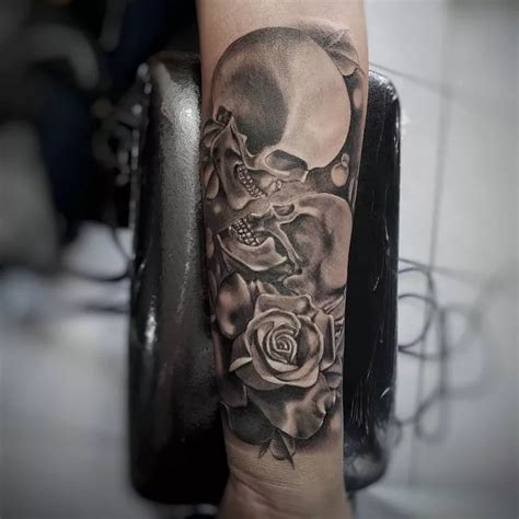 Skull And Rose Tattoo Ideas Meaningful Designs That Blend Death And Beauty