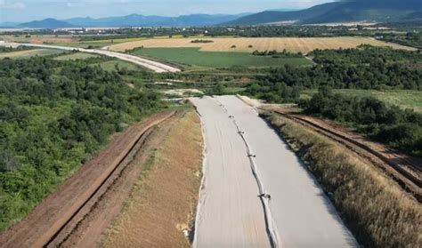 Видео показа Никой не работи по строежа на Лот 3 от скоростния път