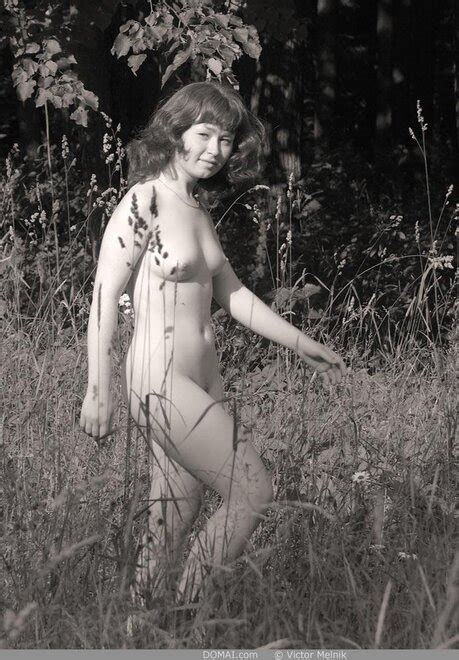 Redhead Teen Ginger Playing In The Field Domai Ginger Ginger High Porn Pic