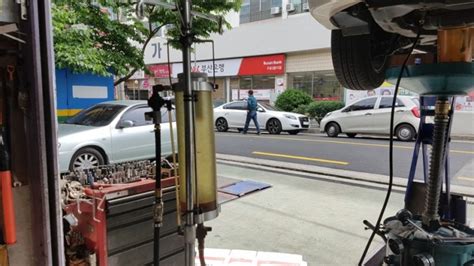 현대차그랜즈잔유제거엔진오일교환카맨샵잔유제거엔진오일전문점찌꺼기제거엔진퍼포먼스부산합성엔진오일전문점여름철자동차에어콘무상점검부산자동차정비10년타기정비센타정비전문점바른차