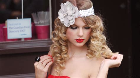 Taylor Swift Red Dress Wallpaper Wallpapersafari