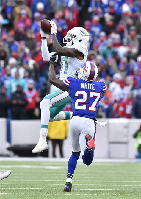 Dolphins Seeking Third Rounder For Wr Devante Parker