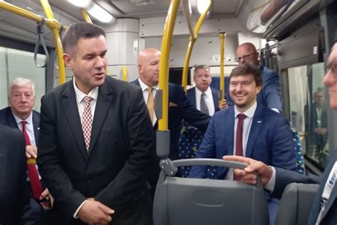 Изнесли сме с 24 повече иновативни продукти обяви в Пловдив министър Никола Стоянов Снимки