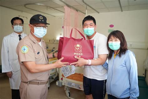 艦指部指揮官慰問住院官兵 盼早日康復 軍聞 艦指部指揮官慰問住院官兵 盼早日康復 青年日報