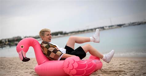 Molly Manning Walker Causa Sensación En Cannes Con “how To Have Sex