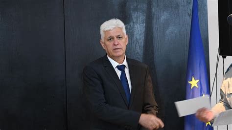 Военният министър заяви че решението за военна помощ за Украйна ще бъде взето след детайлен