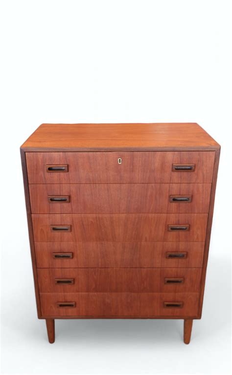Dansk Byrå I Teak Med Sex Lådor 80x45x107 Cm Linne And Lump I Laxå Ab