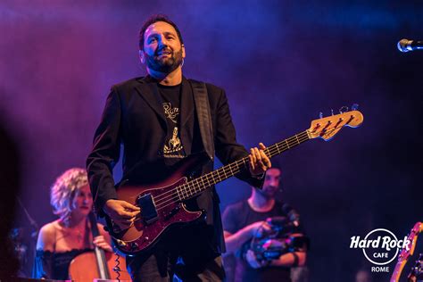 Bass And Vocals Fabio Castaldi Pink Floyd Legend