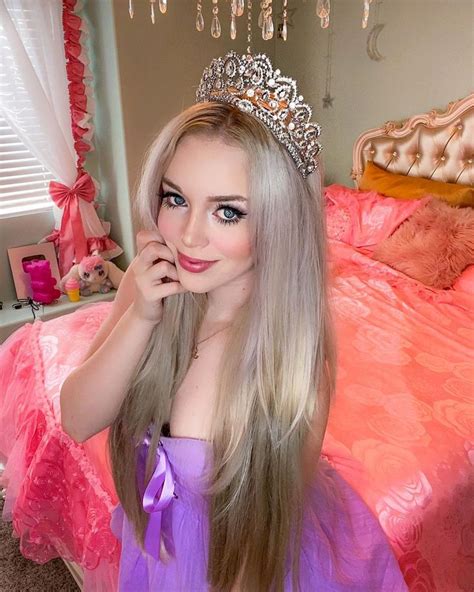 4 Hot Sexy Lyssy Noel Bikini Pics 4 Hot Sexy Lyssy Noel Bikini Pics