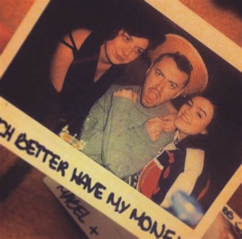 Sam Smith With Sister And Cousin Having Fun On Holiday I Wish I Can Be There Sam Smith