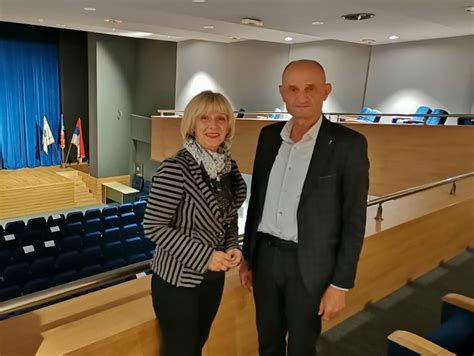 ПЕНЗИОНЕРКА ВЕРА СТОЈИЋ У ПОСЕТИ ОПШТИНИ СУРЧИН Општина Сурчин