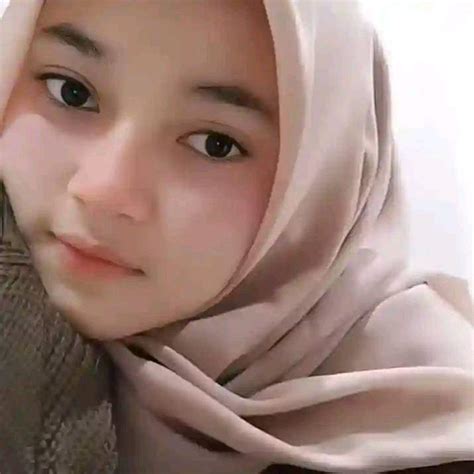 Cewek Tobrut Emang Menggoda Guys🤤🤭 By Tania Syaputri Meisya