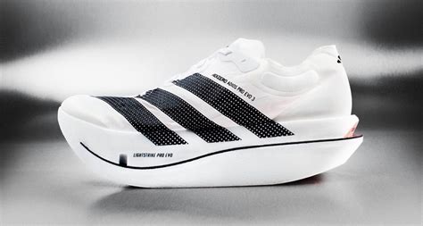 Adidas Rompe A Barreira Das 100g E Apresenta O Adizero Adios Pro Evo 3