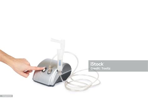 분무기 흡입기 장치 호흡기 치료 가족 사용을 위해 흰색 배경에 고립 복사 공간 템플릿 건강관리와 의술에 대한 스톡 사진 및 기타