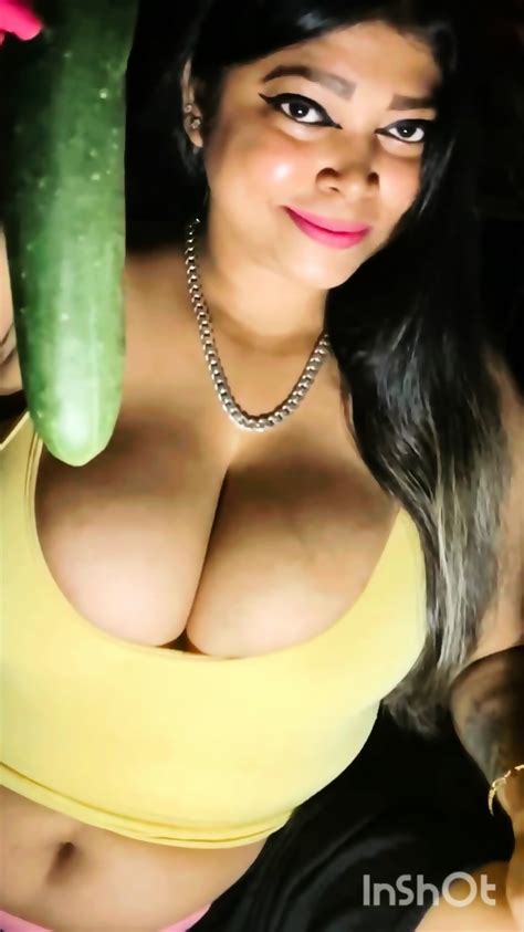 IG Bengali BigBoobs Hot Model Kalyani Biswas Show Big Cucumber